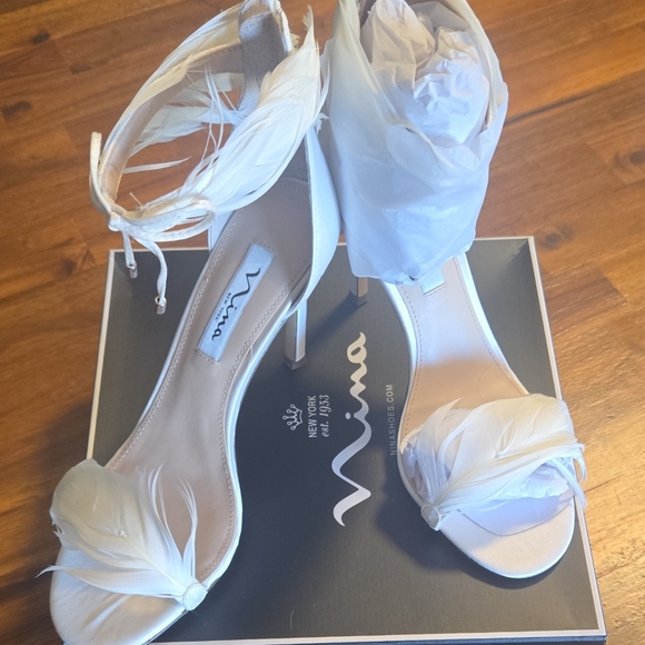 Nina | Shoes | Nina Elegant White Feathered Heels | Poshmark